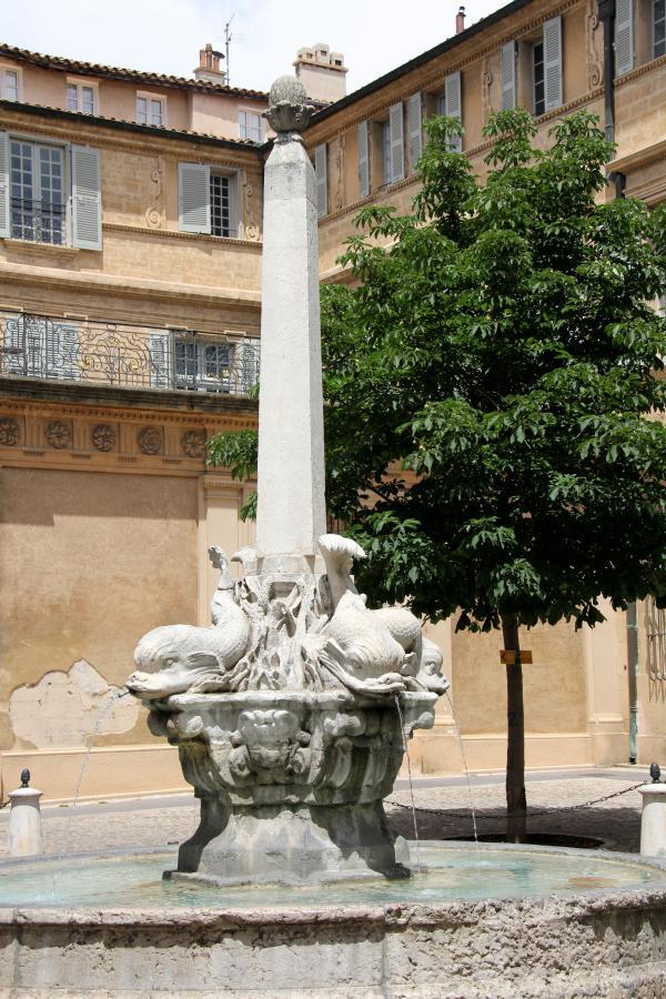6 Must-See Squares in Aix-en-Provence