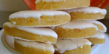 Recipe for Calisson d'Aix a Sweet Almond Candy with a Long History ...