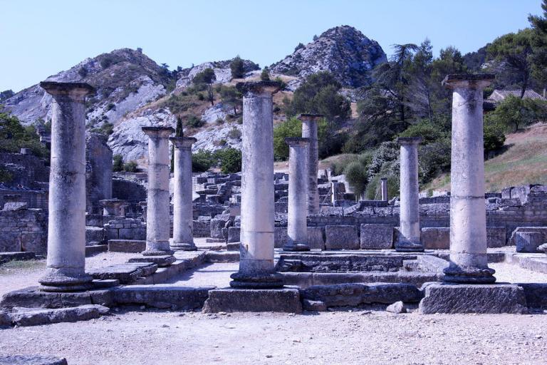 Step Back in Time a Visit to Ancient Glanum in St Remy de Provence ...