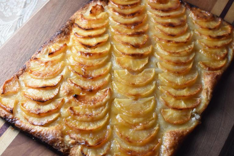 Recipe for a Classic French Apple Tart - Perfectly Provence