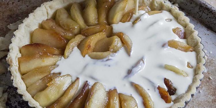 Apple Creme Brûlée Tart a French Dessert for the Soul - Perfectly Provence