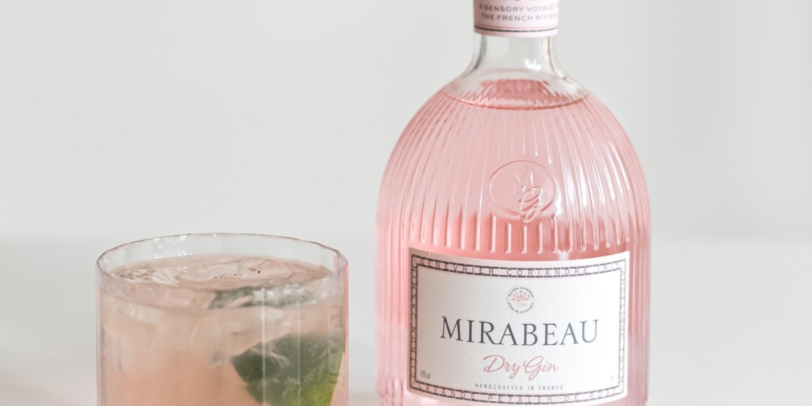 Cocktail to Make a Gin and Rosé Grape Fizz - Perfectly Provence