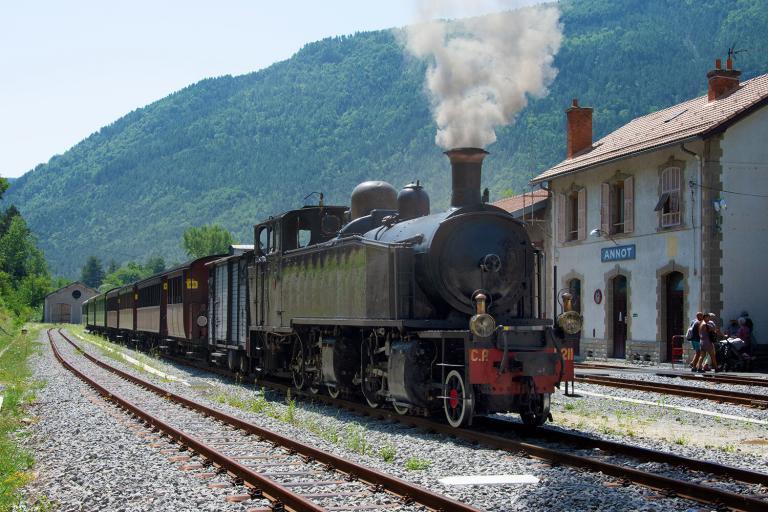 Take the Vintage Steam Train Day Trip in the Southern Alps - Perfectly ...