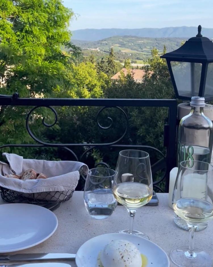 5 Favourite Luberon Restaurants in Provence with a View - Perfectly ...